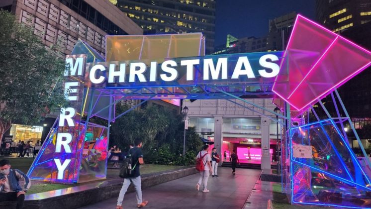 Festive Things to Do in Raffles Place This Season: Design Your Own ...