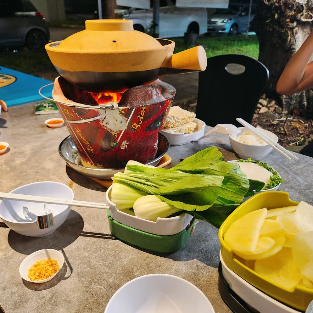 Singapore's First Charcoal Claypot Lala in Ubi Ave 4