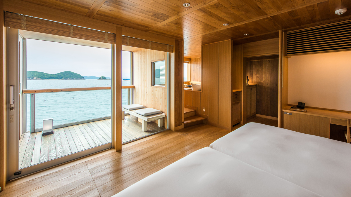 Guntû: Japan's Floating Ryokan Hotel Around Setouchi