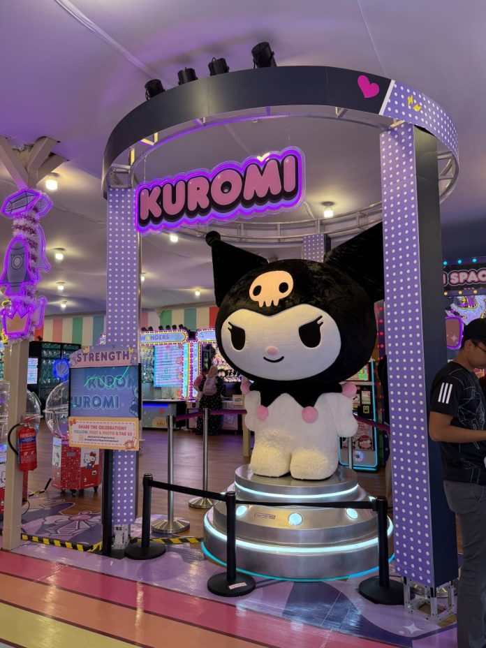 Hello Kitty's 50th Anniversary Celebration at Changi Airport - Carnival ...