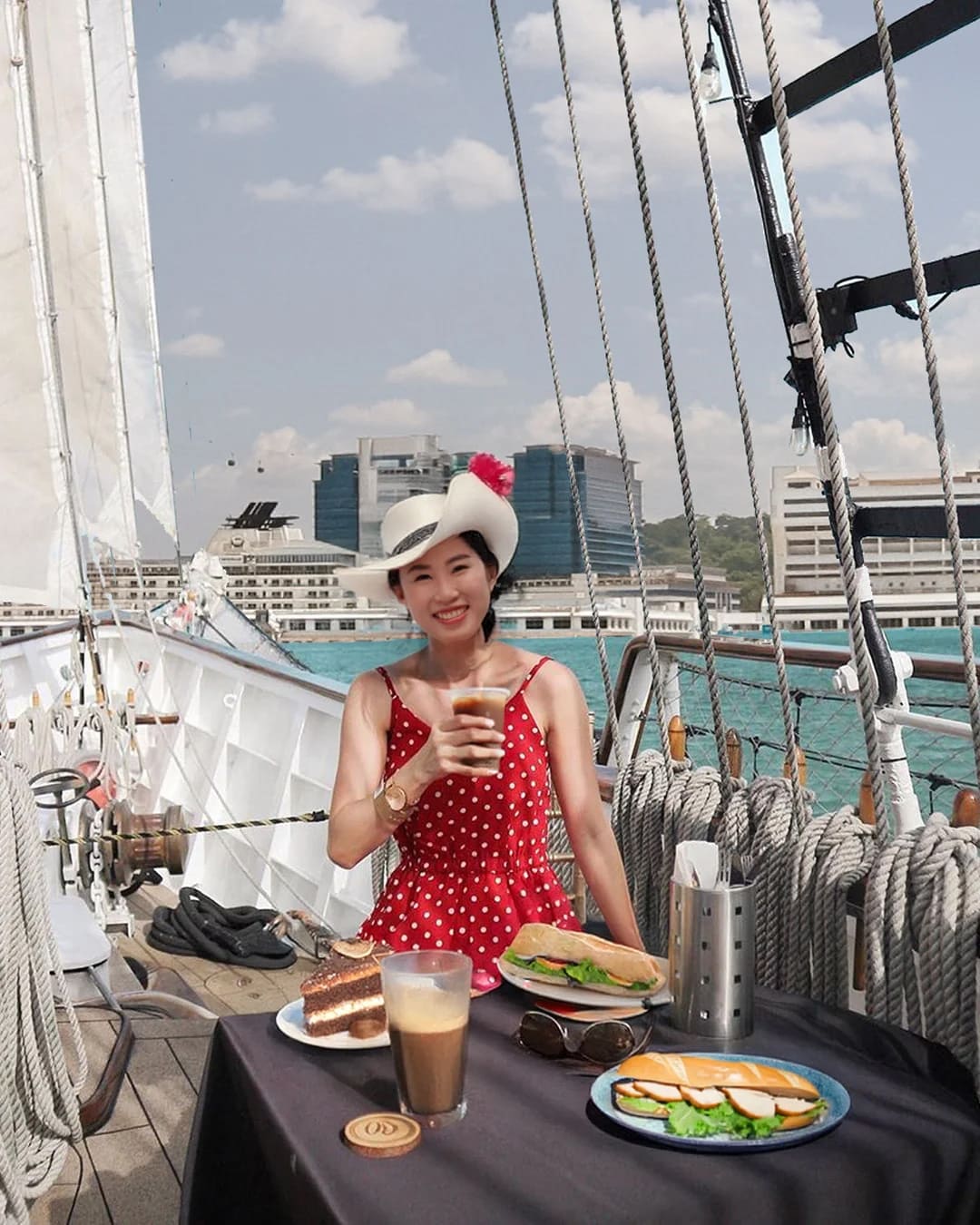 Get 15% discount off total bill when you dine at Royal Albatross Tall ...